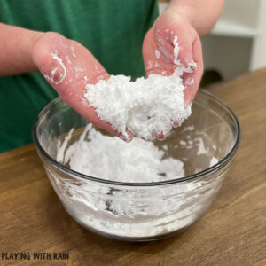 How to Make Snow With Baking Soda